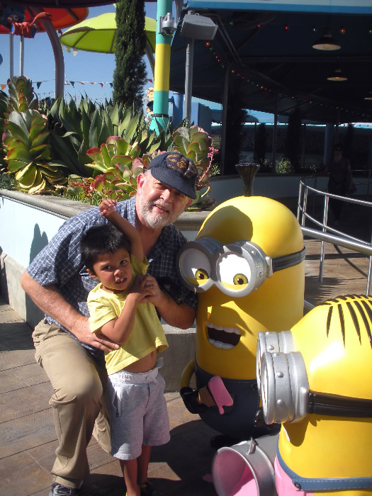 USA Picture Information: Duane and Travis with Minions at Universal Studios