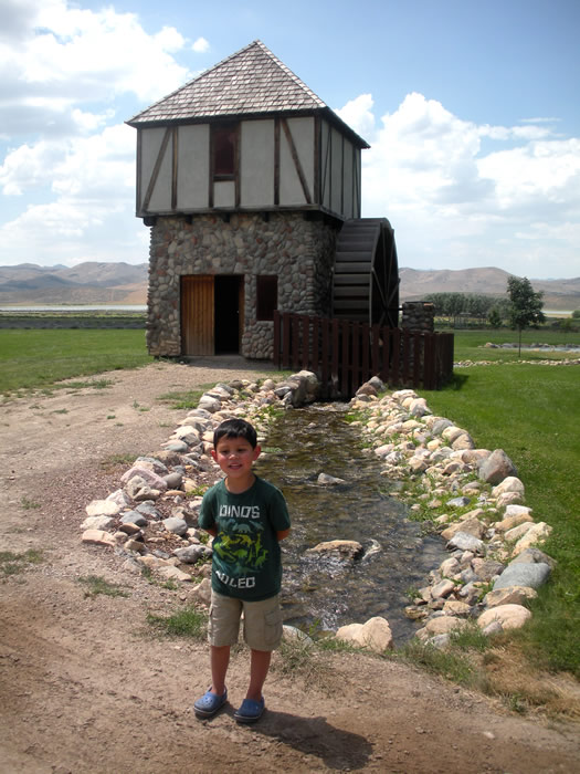 Picture Information: Young Family Living Lavender Field near Santaquin ...